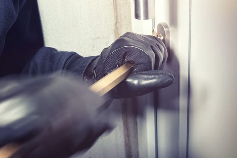 7 Signs Your House is the Next Burglary Target and What to Do About It ...